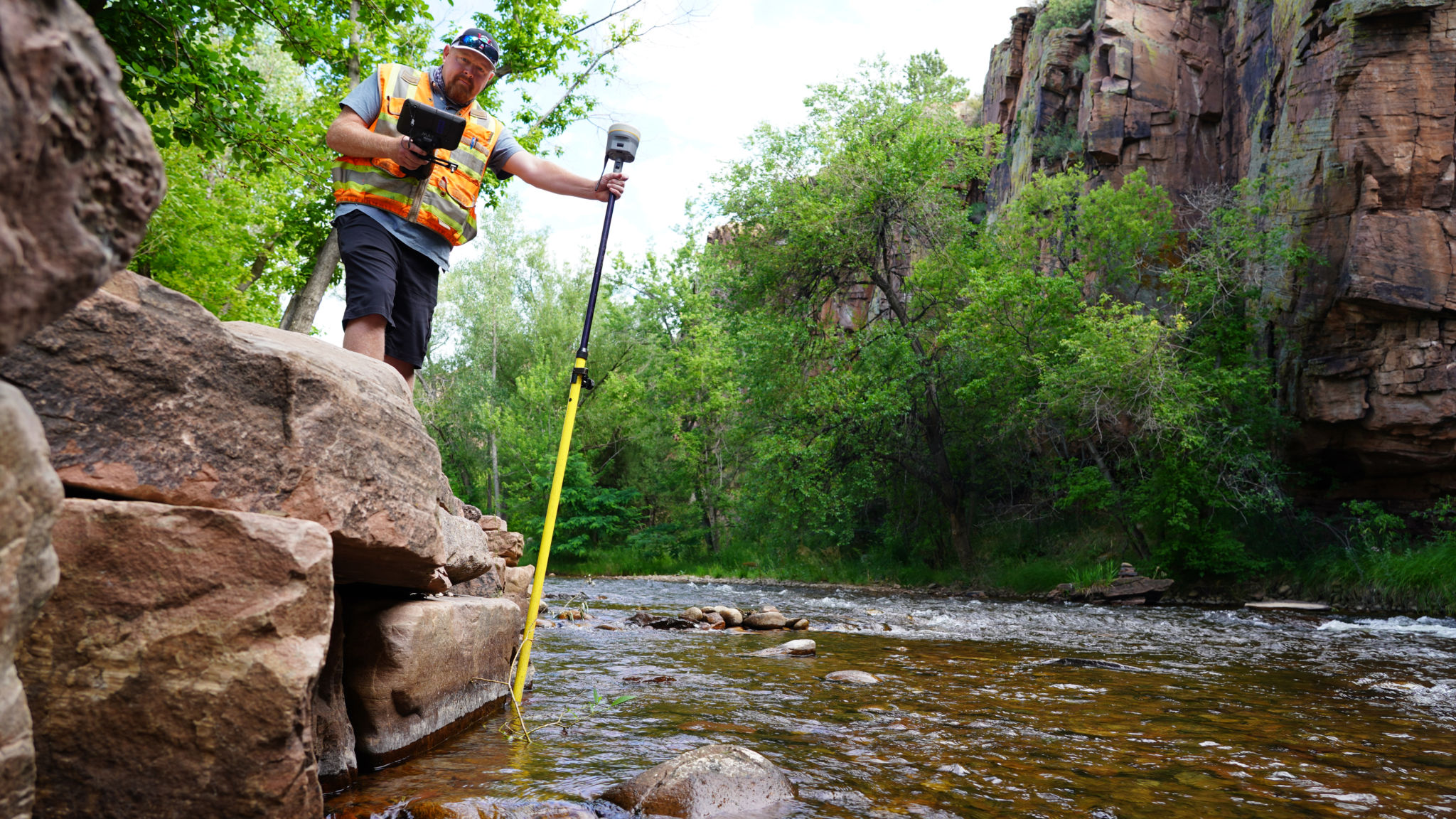 Trimble announces the R12i GNSS with groundbreaking IMU-based tilt ...